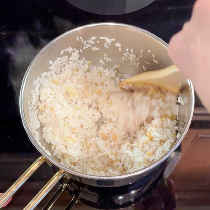 Brazilian Garlic Rice (Arroz Brasileiro) - Garlic All Day