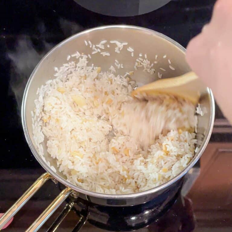 Brazilian Garlic Rice (Arroz Brasileiro) - Garlic All Day